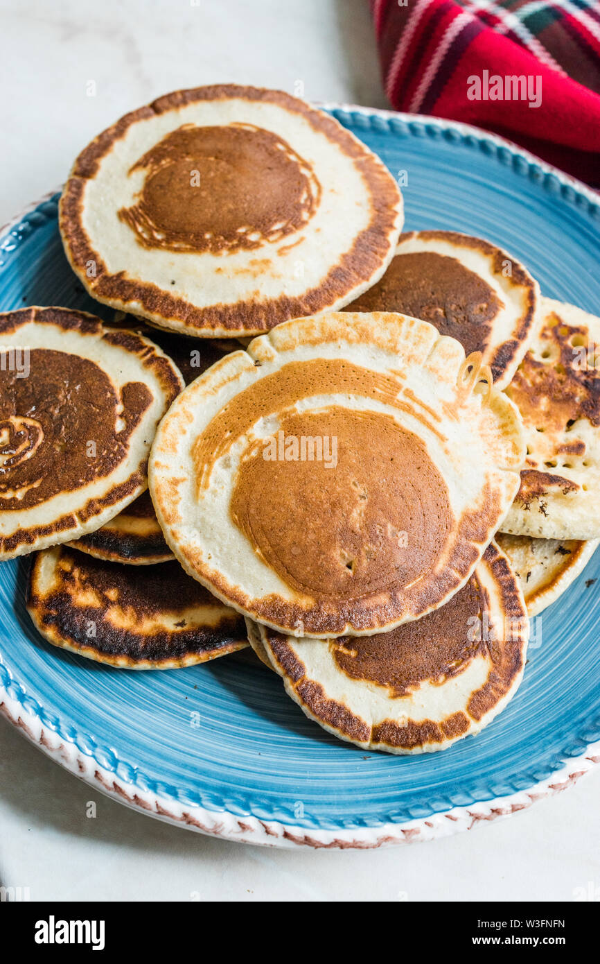 Stack three golden pancakes hi-res stock photography and images - Alamy