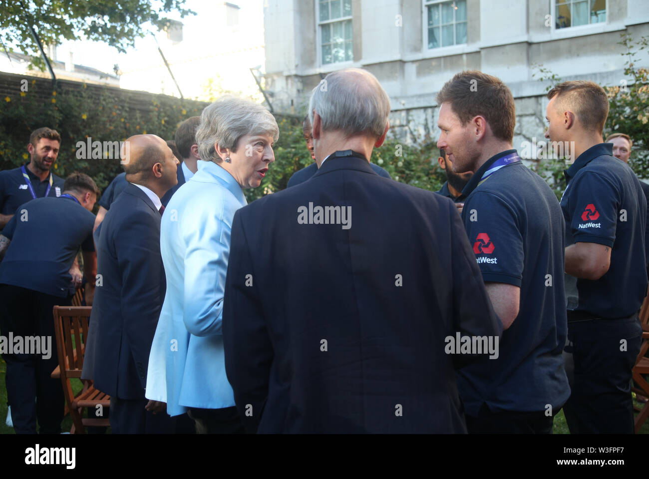 Members england cricket team downing street hi-res stock photography ...