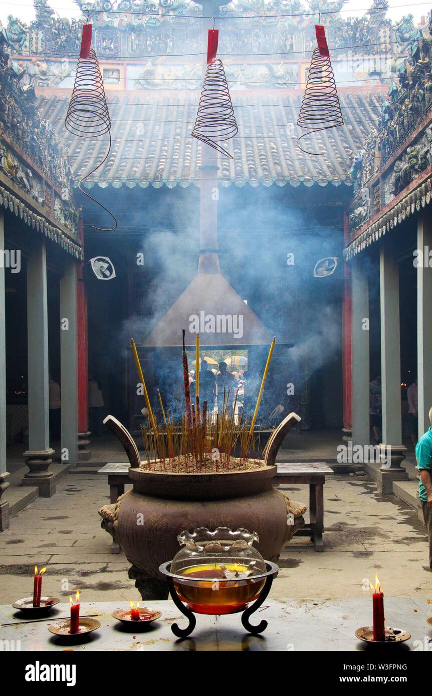 Coil pots hi-res stock photography and images - Alamy