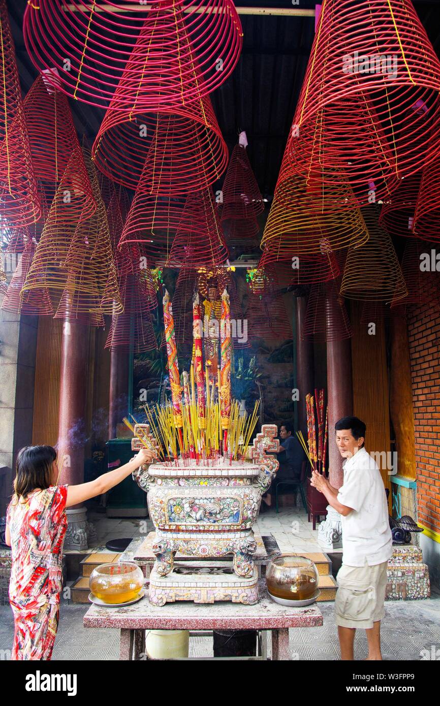 Ceiling light sticks hi-res stock photography and images - Alamy