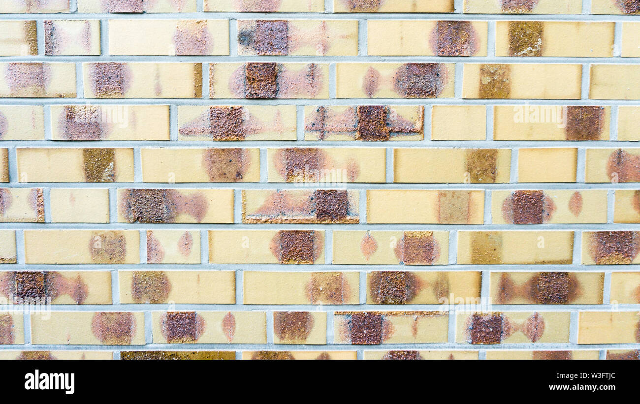 Yellow brickwork hi-res stock photography and images - Alamy