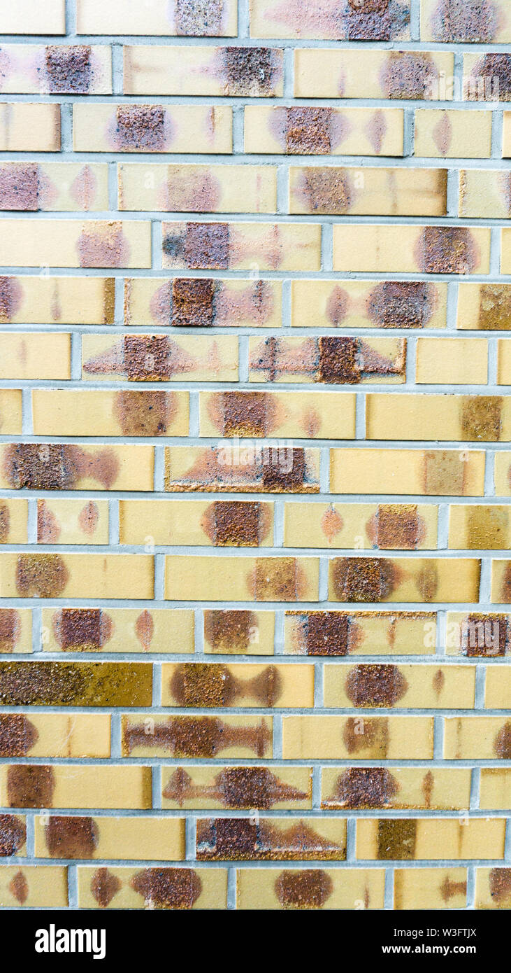 Yellow brickwork hi-res stock photography and images - Alamy