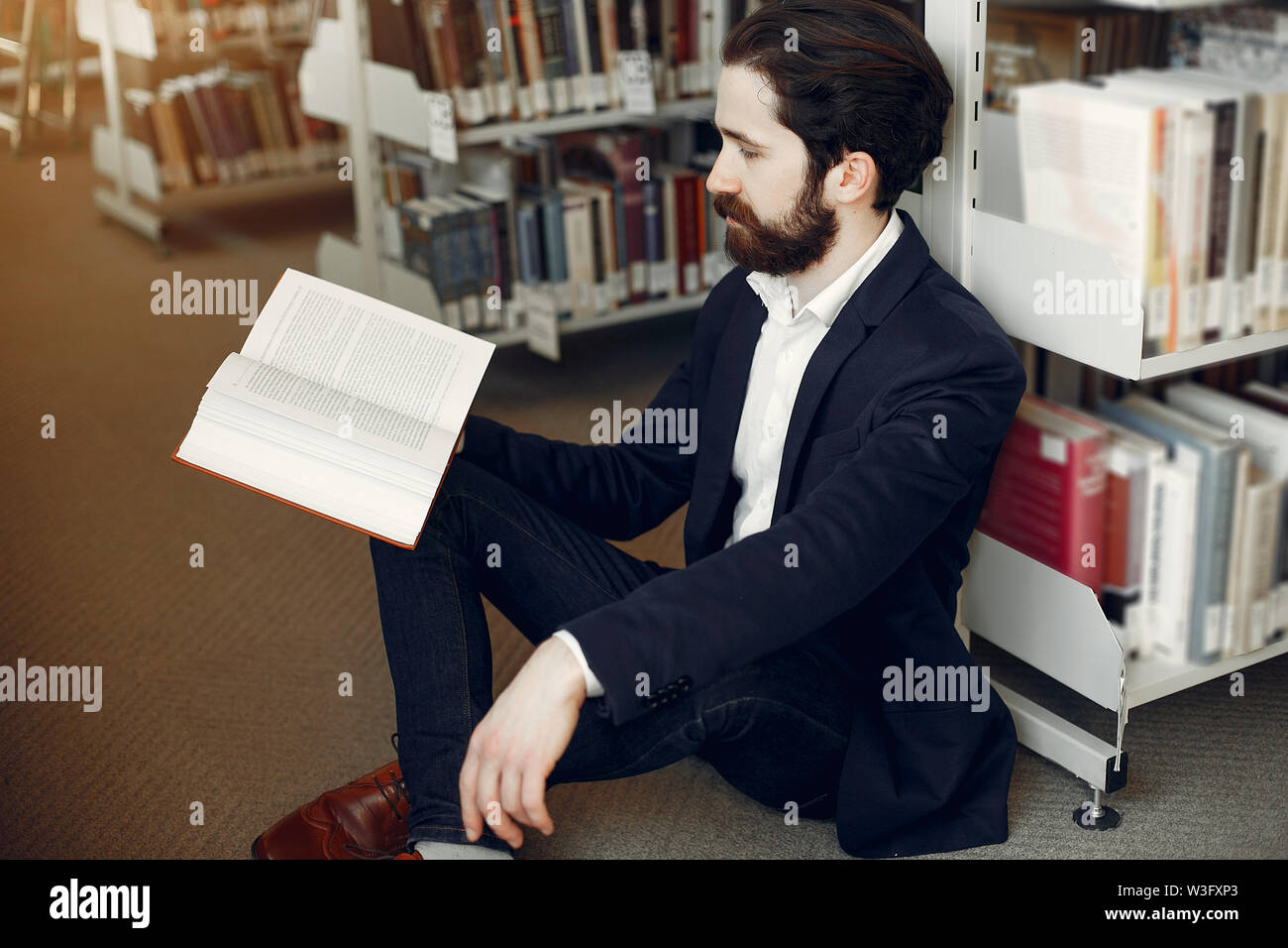 Guy study hi-res stock photography and images - Alamy
