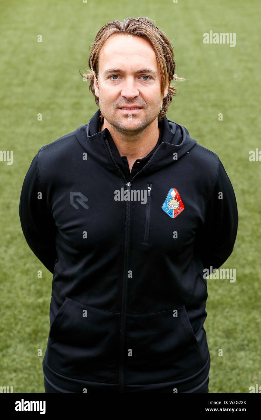 Assistant trainer telstar hi-res stock photography and images - Alamy