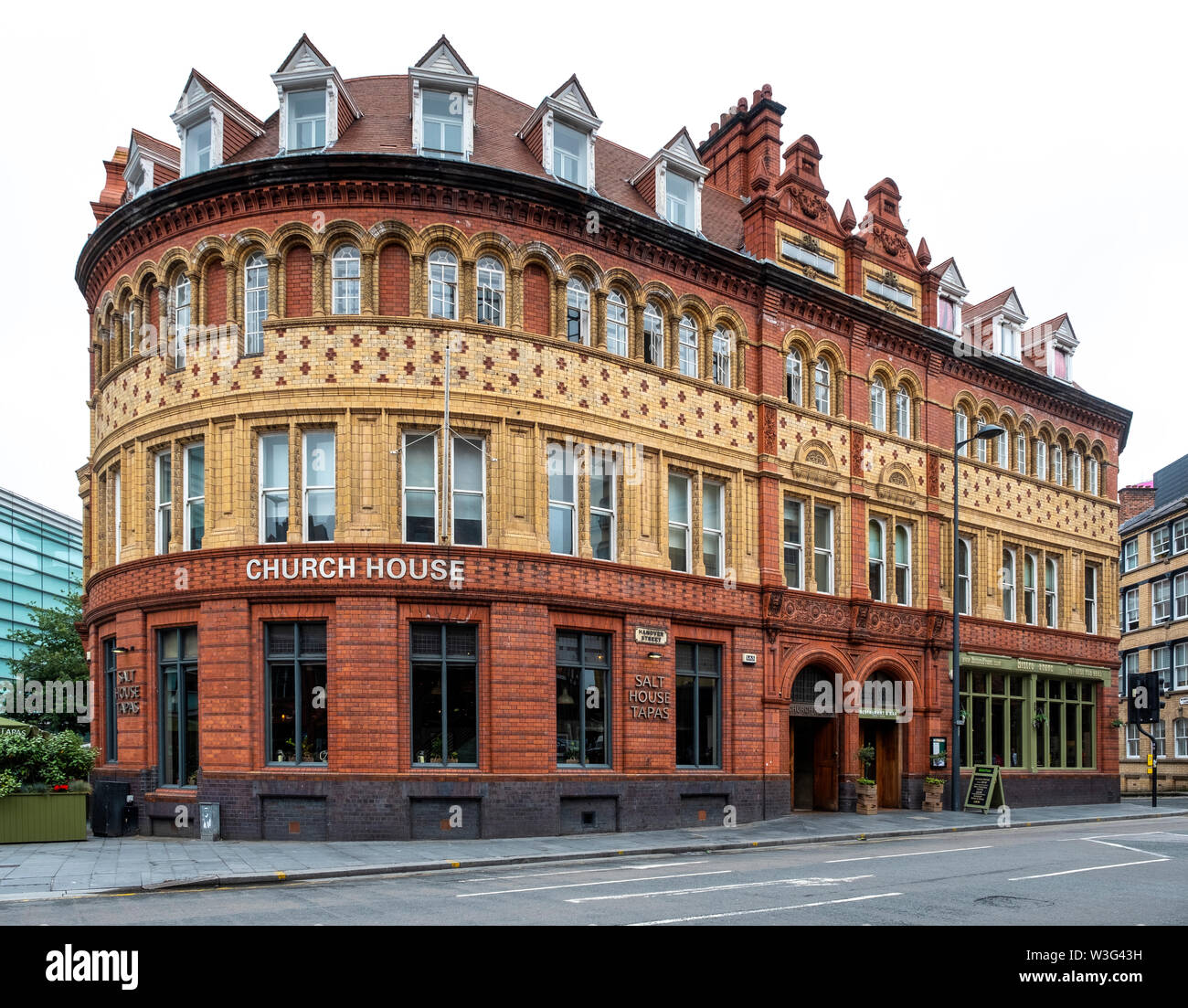 Restored house uk hi-res stock photography and images - Alamy