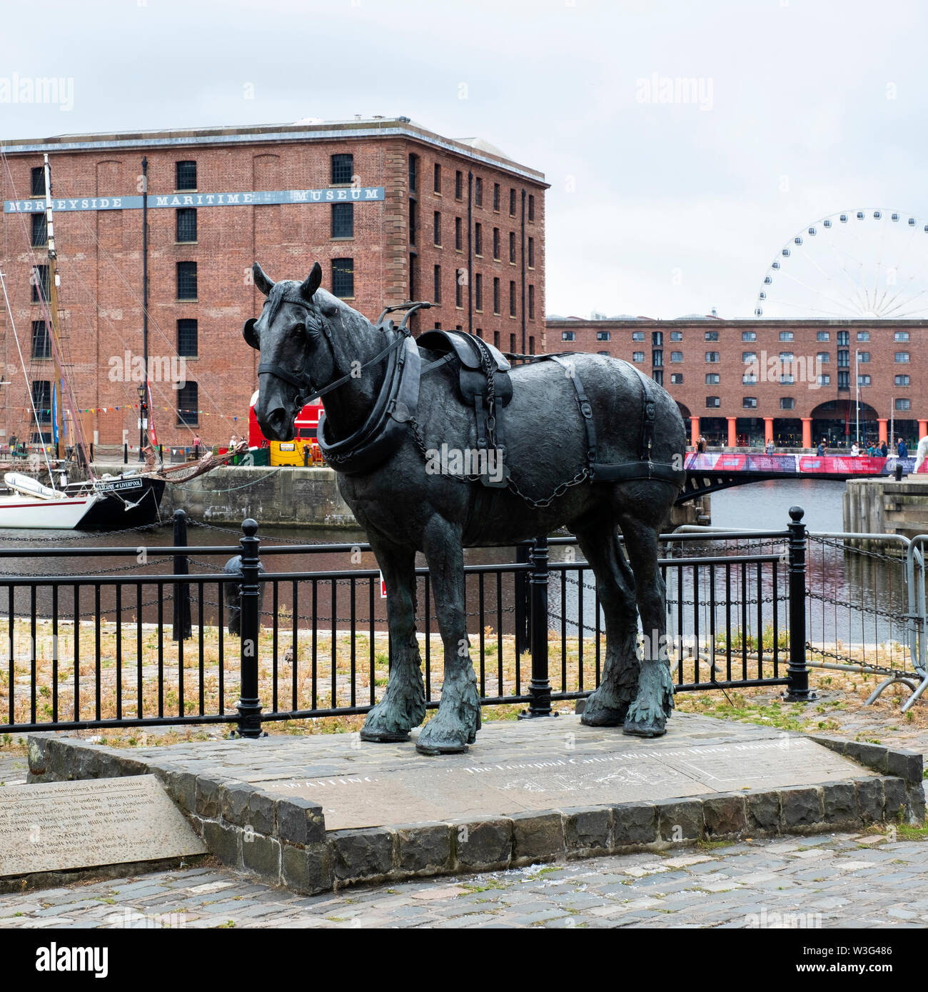 Horse sculpture liverpool hi-res stock photography and images - Alamy