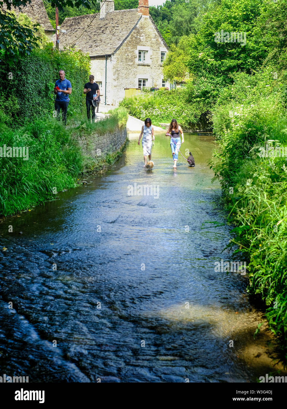 Old people uk village hi-res stock photography and images - Alamy