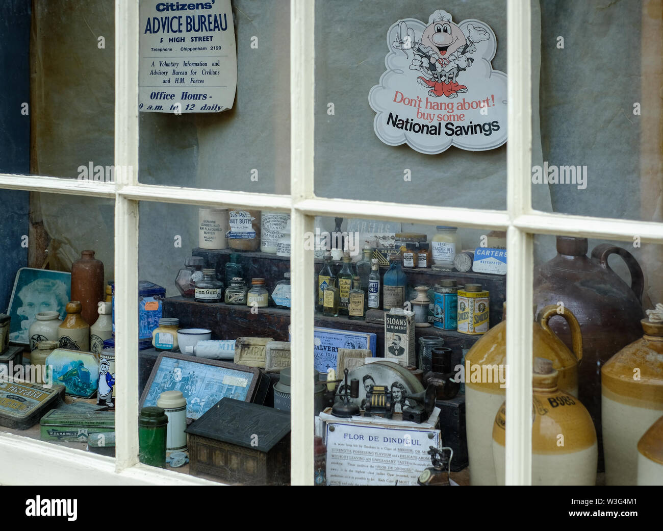 1930s shop window hi-res stock photography and images - Alamy