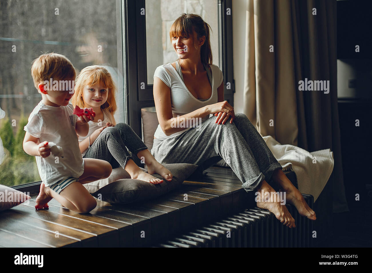 Family mum two girls and boy hi-res stock photography and images - Alamy