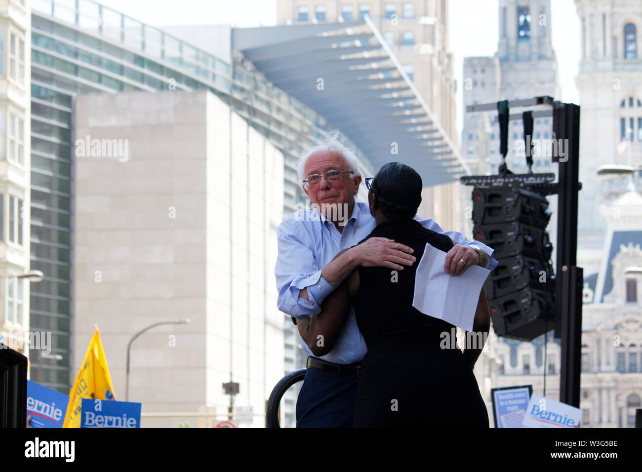 Universal hug hi-res stock photography and images - Alamy
