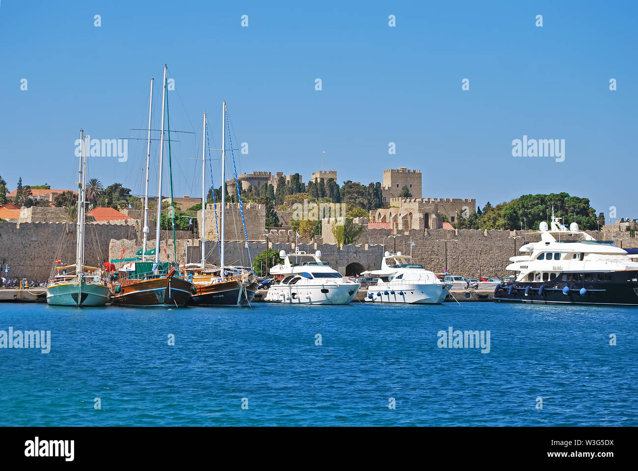 Old town rhodes skyline hi-res stock photography and images - Alamy