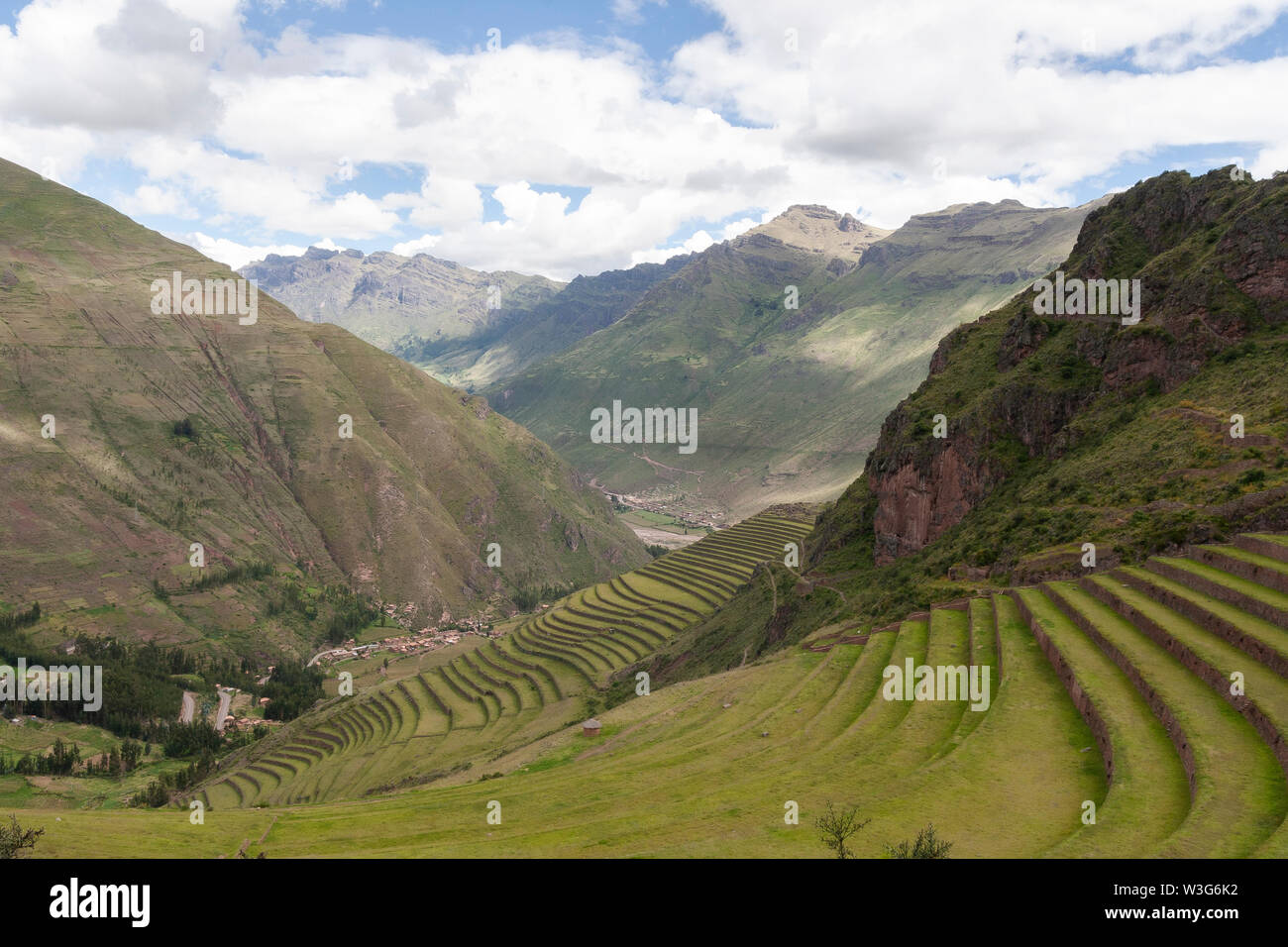 Crop terraces in Peru Stock Photo - Alamy