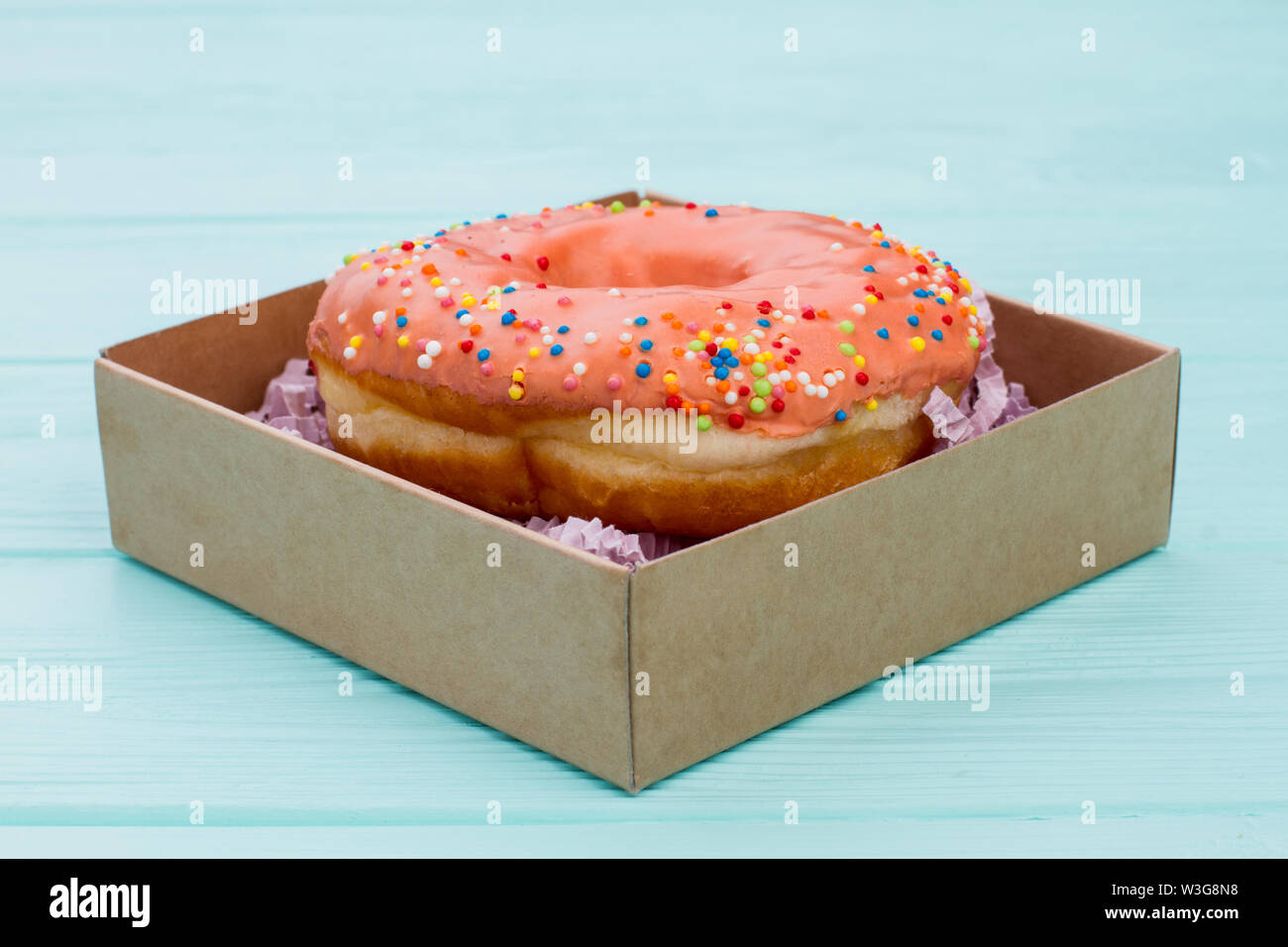 Doughnut donut in box hi-res stock photography and images - Alamy