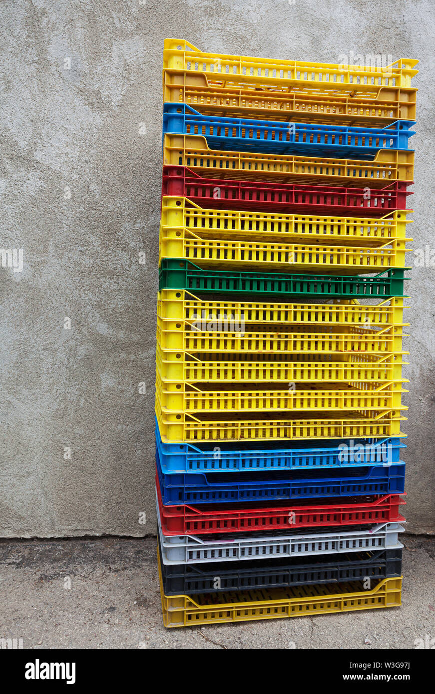 Stack of red crates hi-res stock photography and images - Alamy