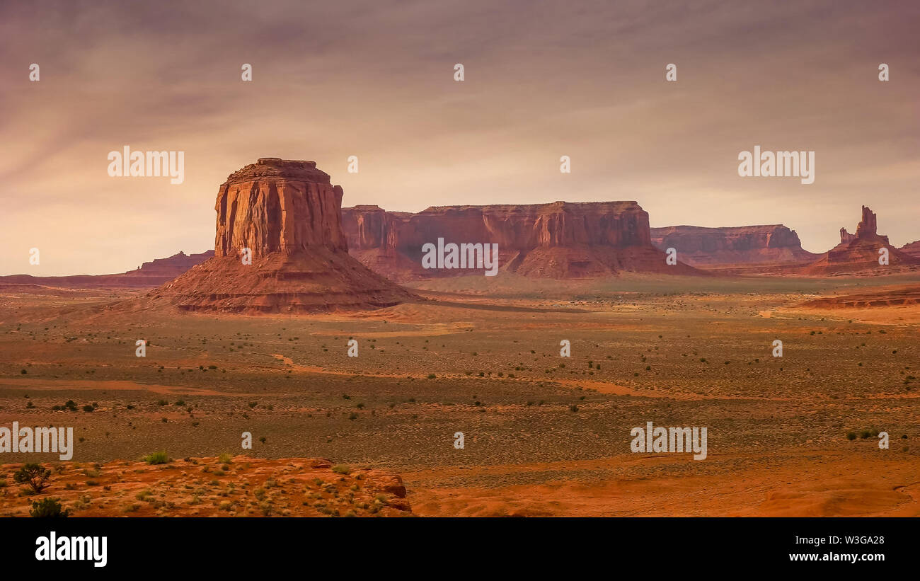 Artists point monument valley hi-res stock photography and images - Alamy