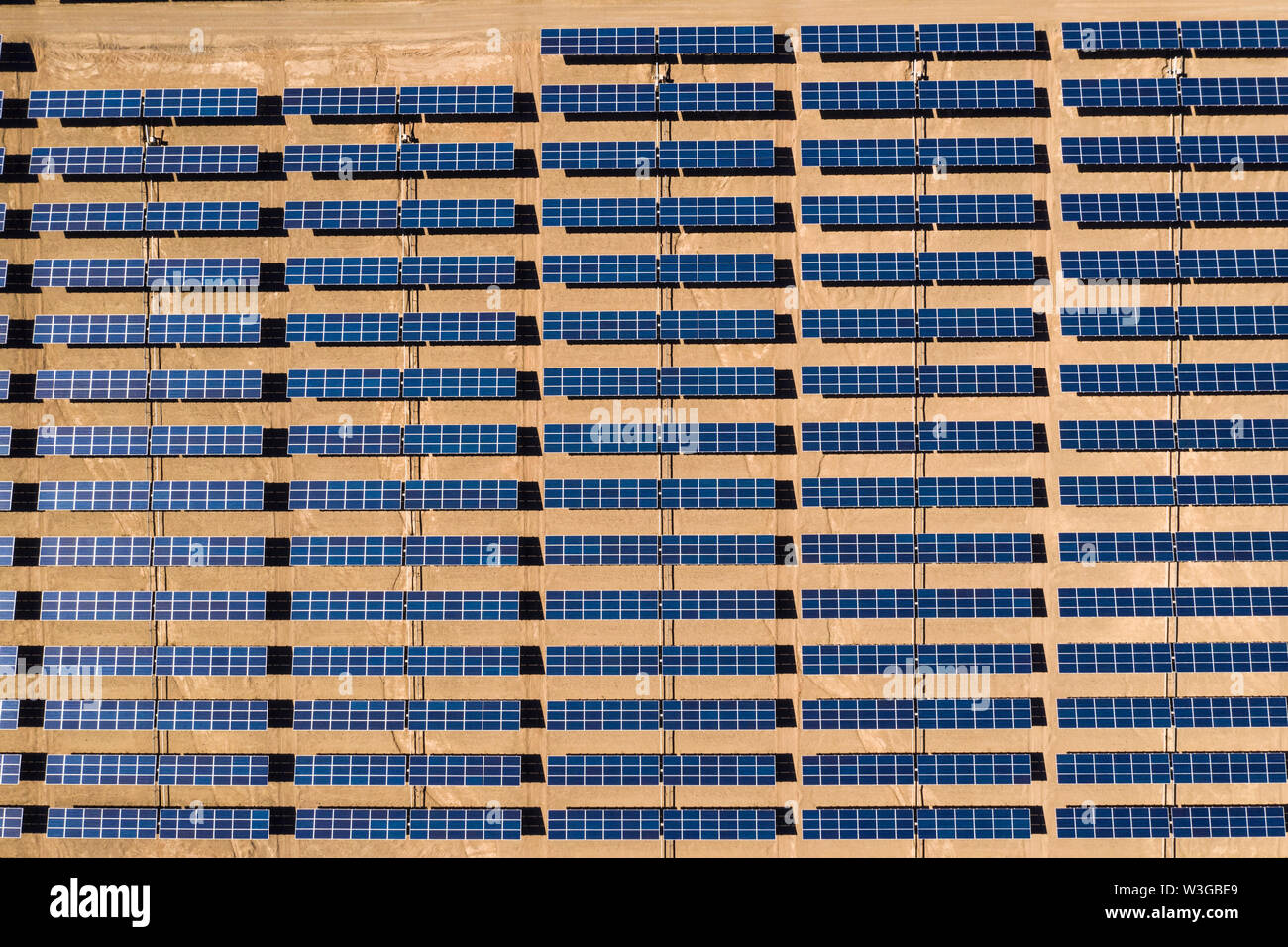 Solar tracker hi-res stock photography and images - Alamy