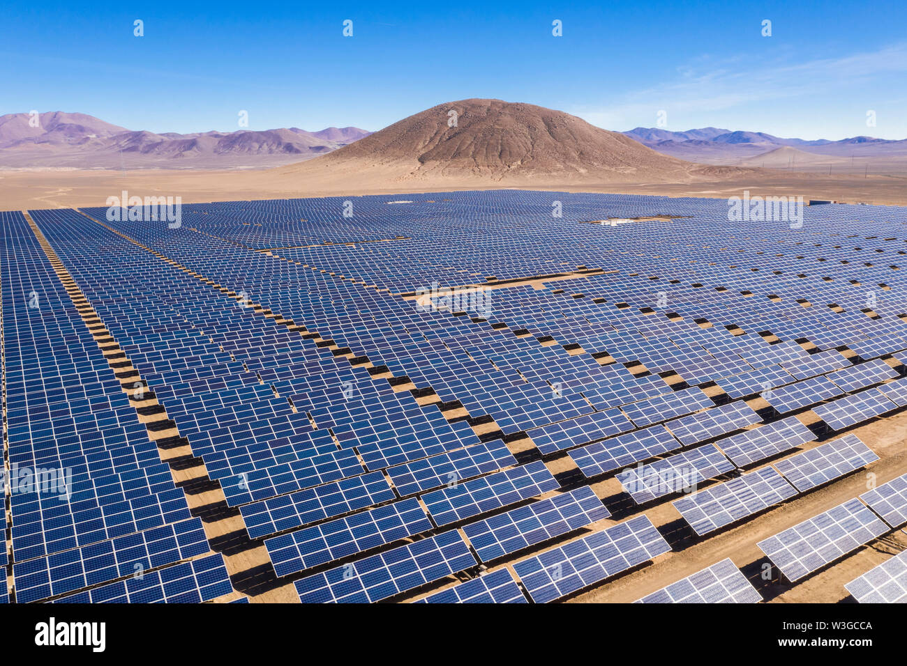 Solar panels in atacama desert hi-res stock photography and images - Alamy