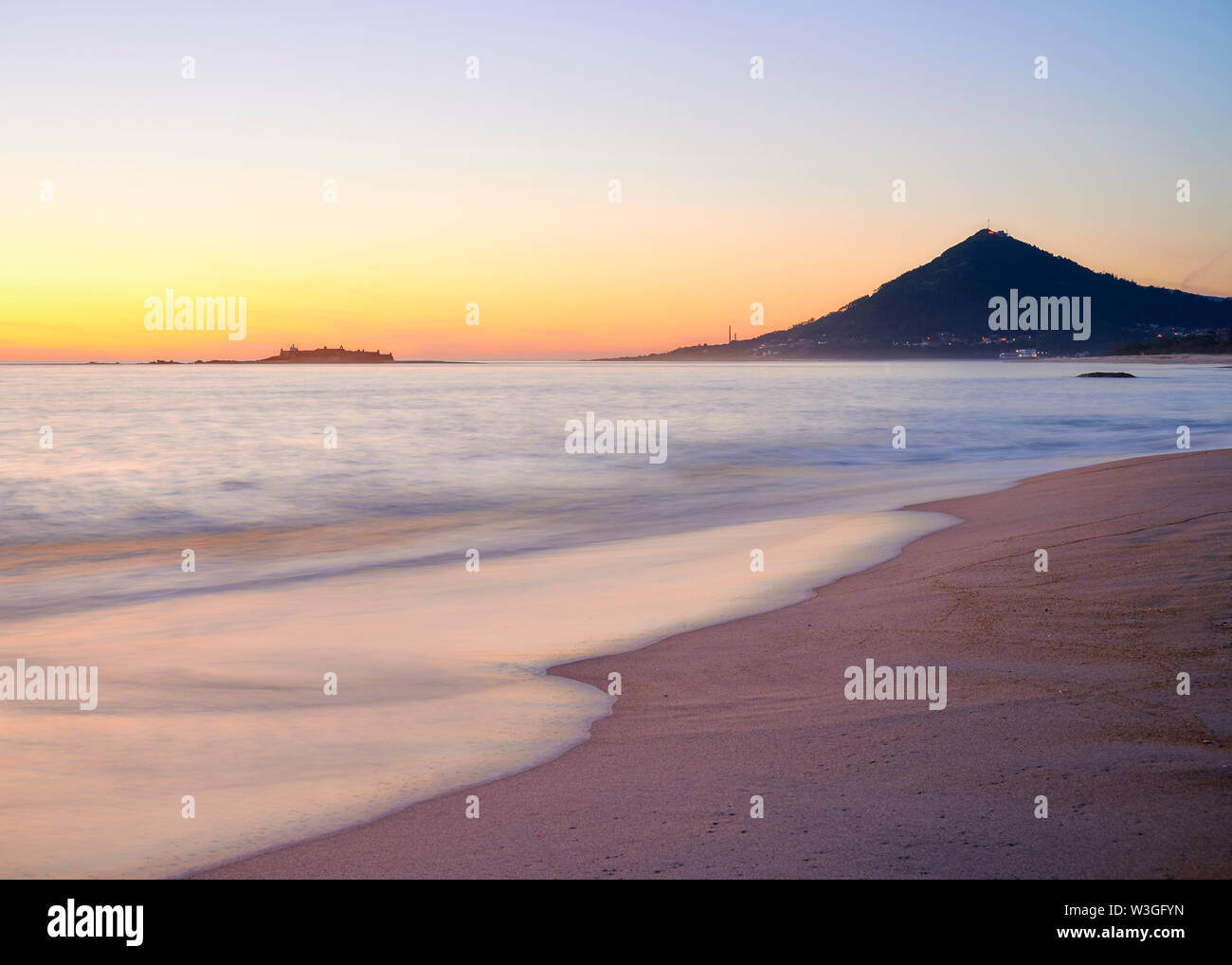 Portugal moledo beach hi-res stock photography and images - Alamy