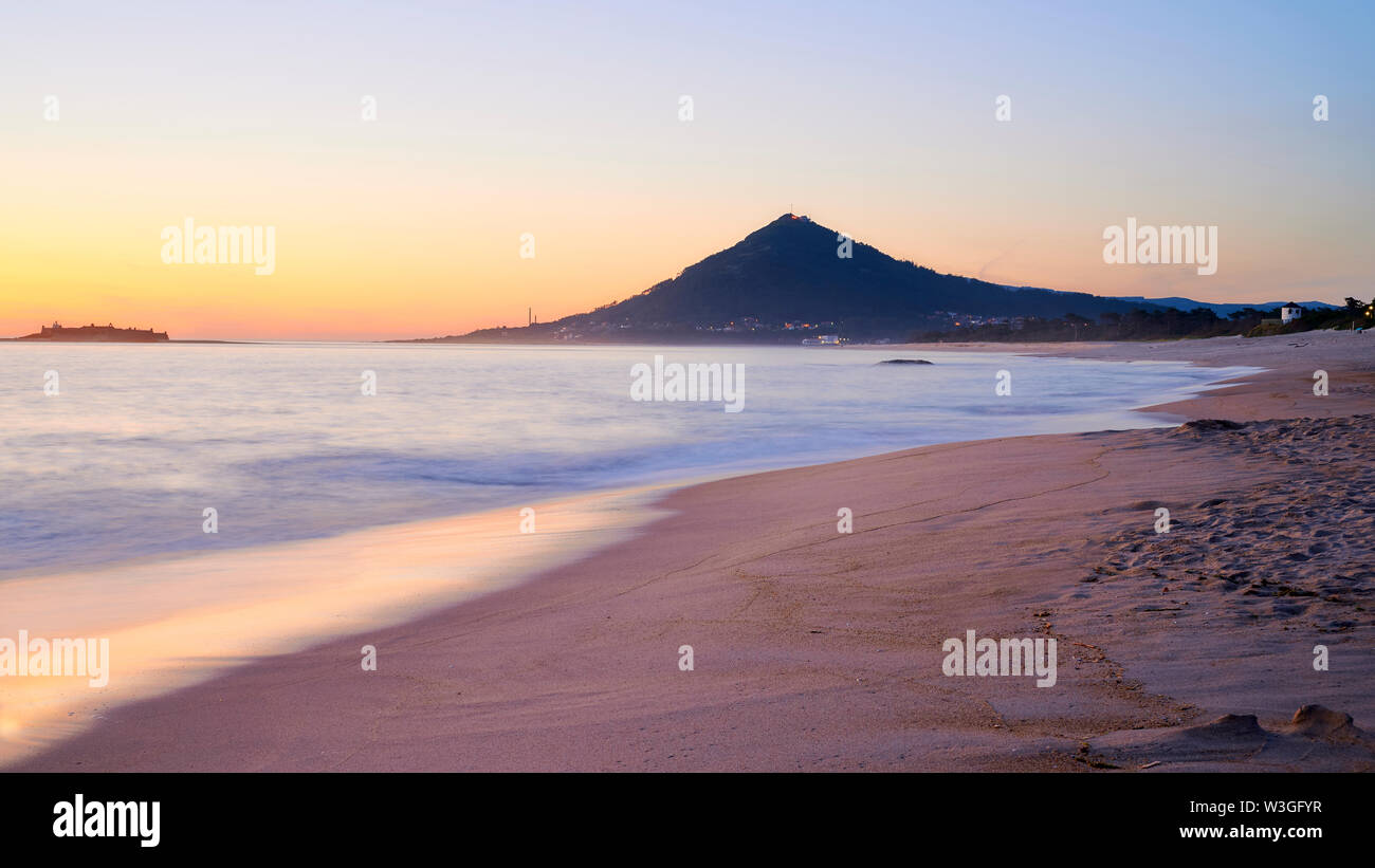 Portugal moledo beach hi-res stock photography and images - Alamy
