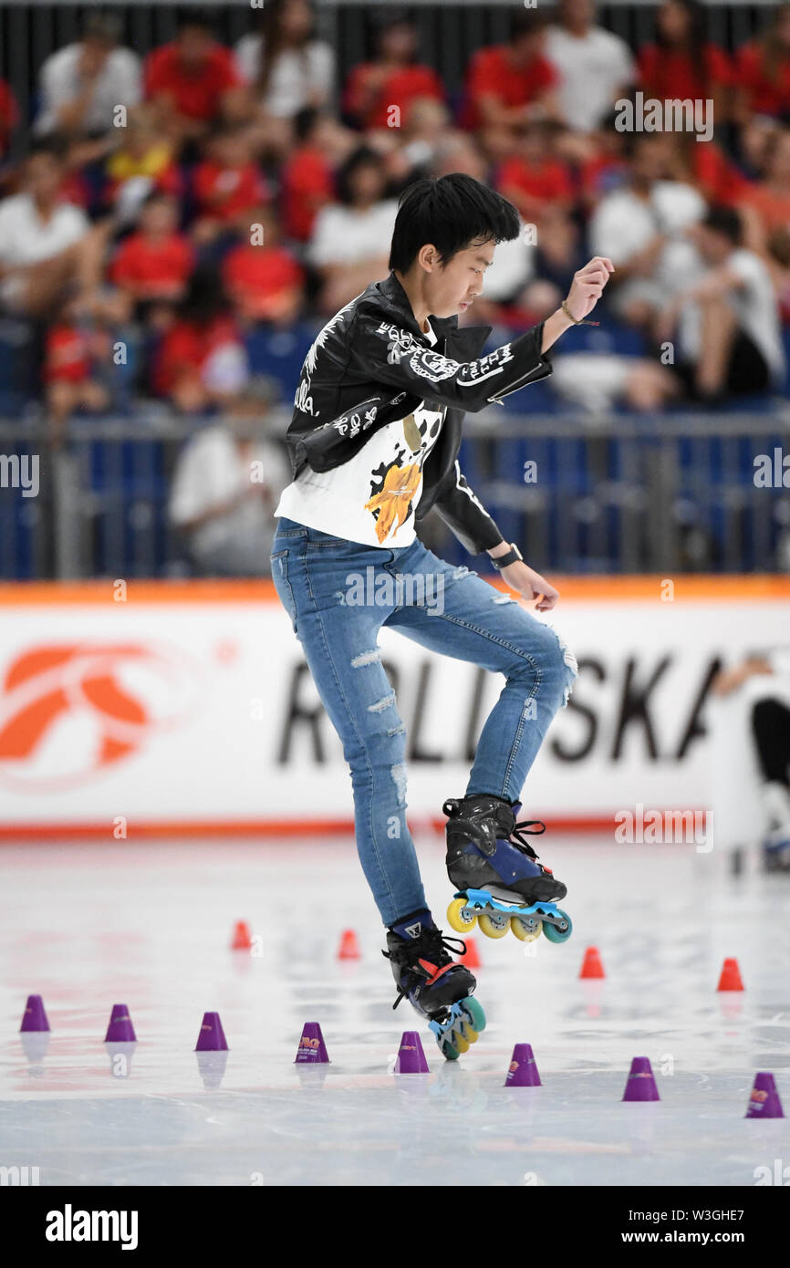 CHANG WEI JEN from Taipei, performs in Slalom Classic for Junior Men ...