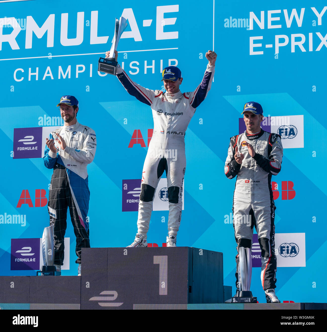 Robin sims hi-res stock photography and images - Alamy