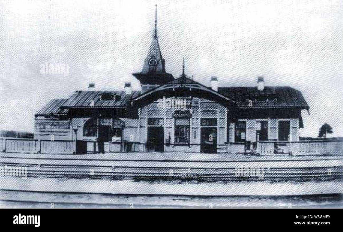 Chrompik railway station (1925 Stock Photo - Alamy