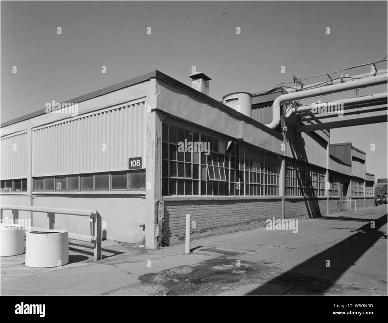 Chrysler Center 108 west side Stock Photo - Alamy