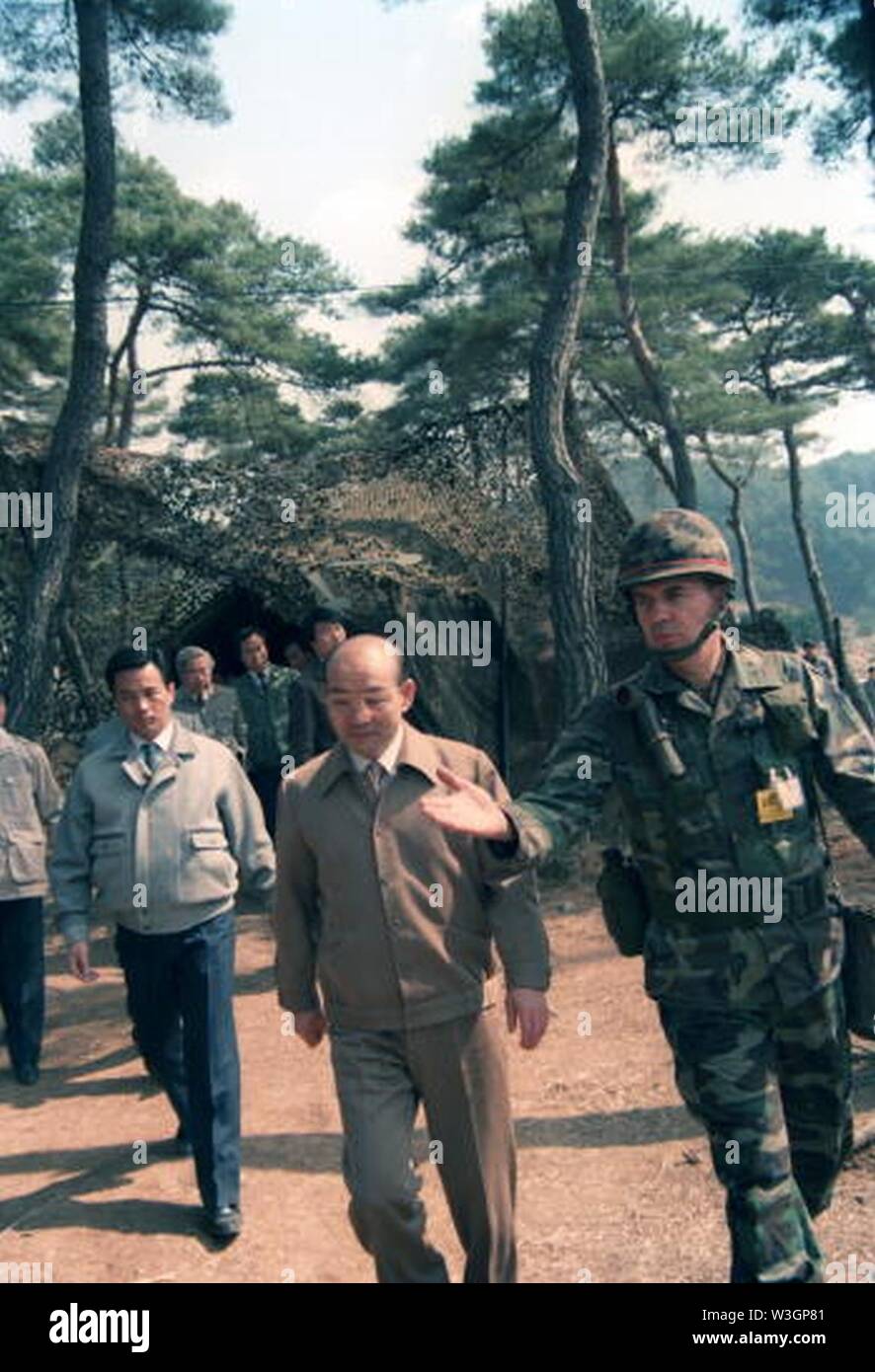 Chun Doo-hwan and General Claude M. Kicklighter 1985-Mar-22 Stock Photo ...