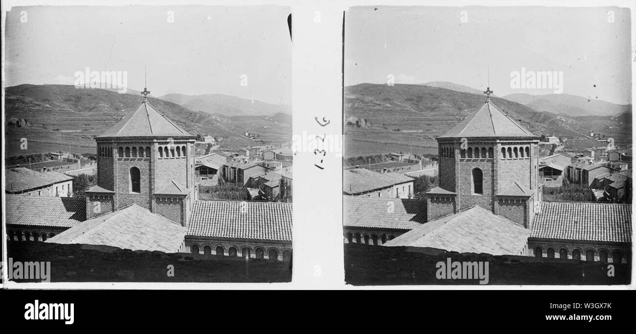 Cimbori del monestir de Ripoll Stock Photo - Alamy