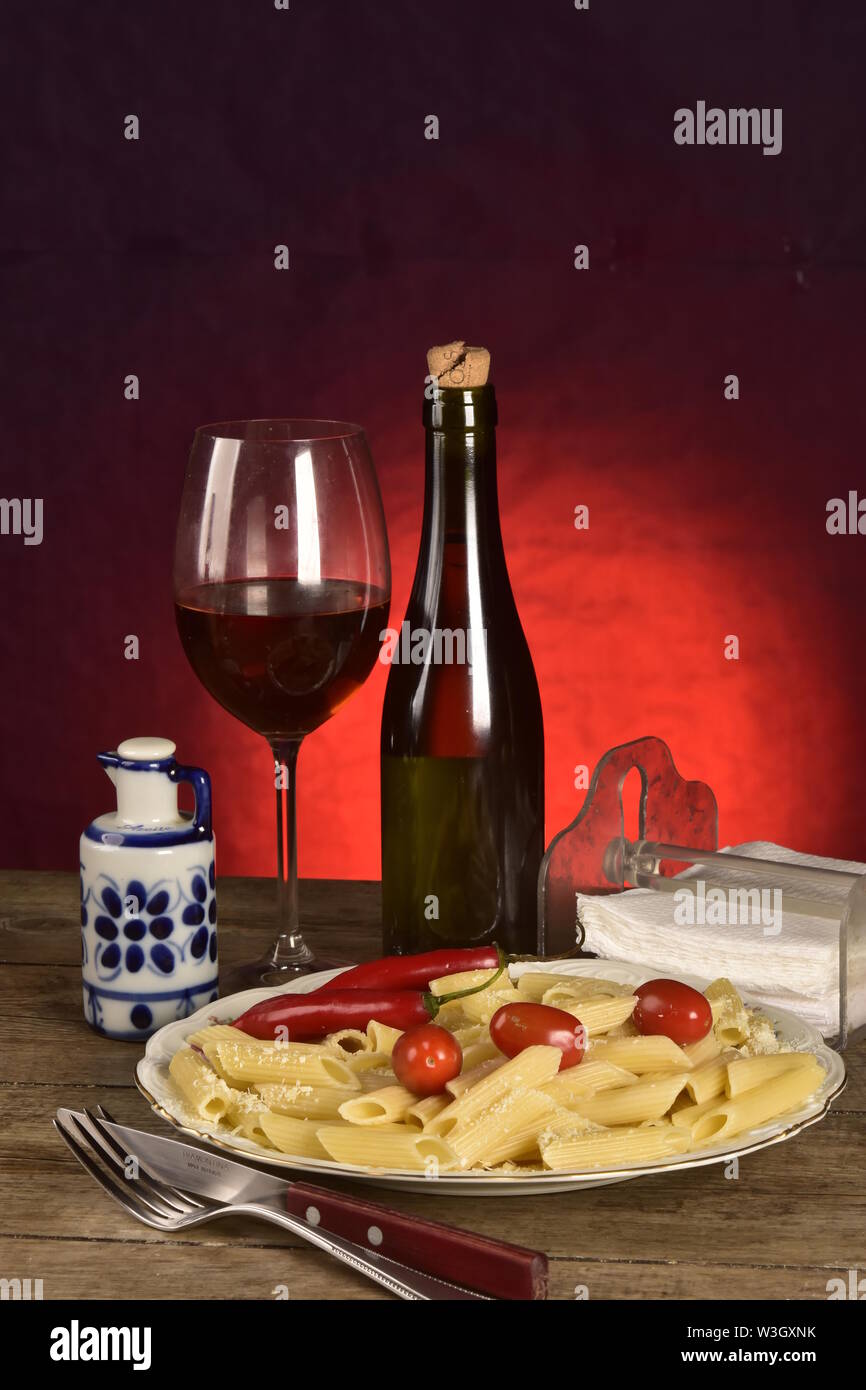 Red wine pasta hi-res stock photography and images - Alamy