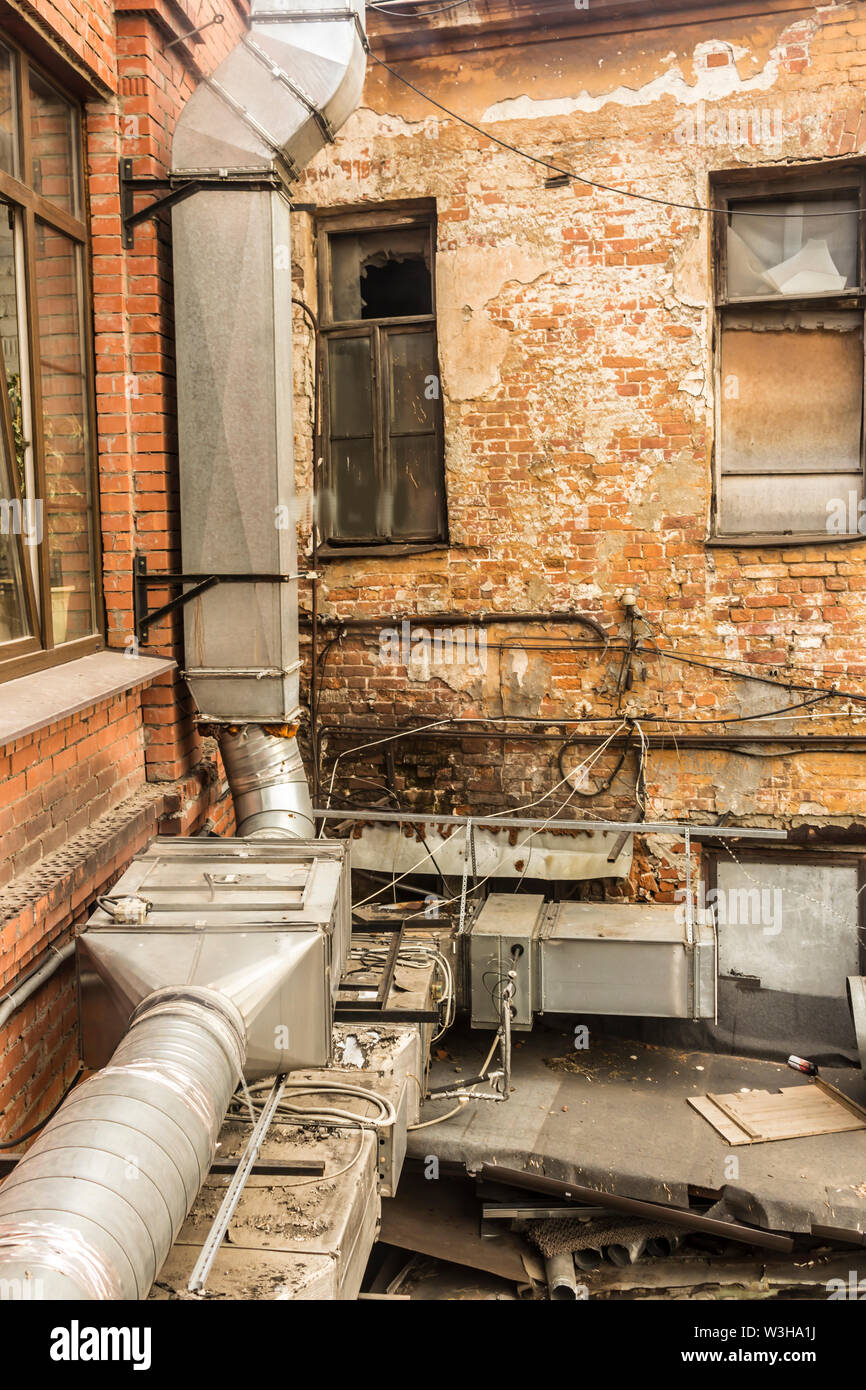 Ventilation architecture hi-res stock photography and images - Alamy