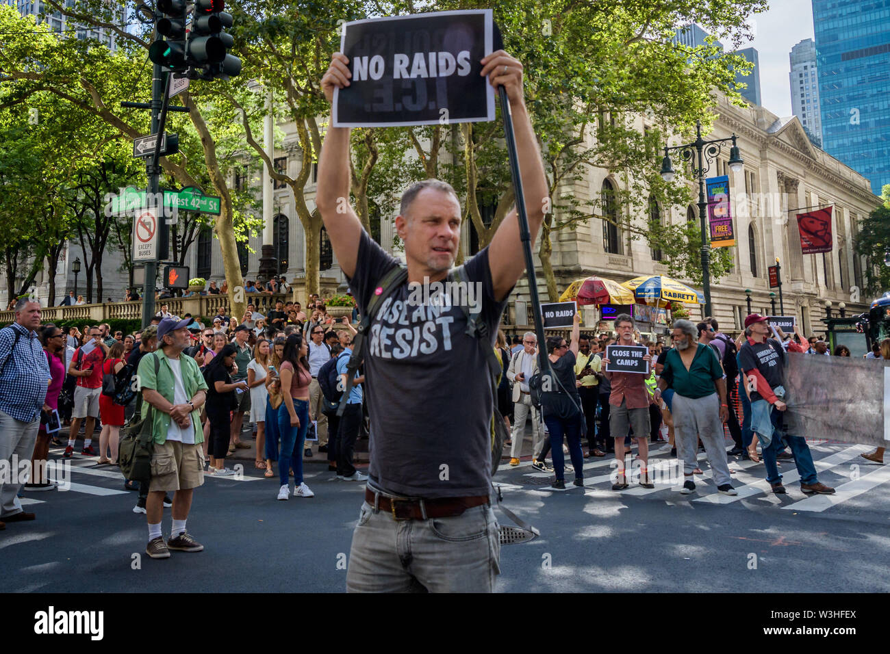 Stop ice raids hi-res stock photography and images - Alamy