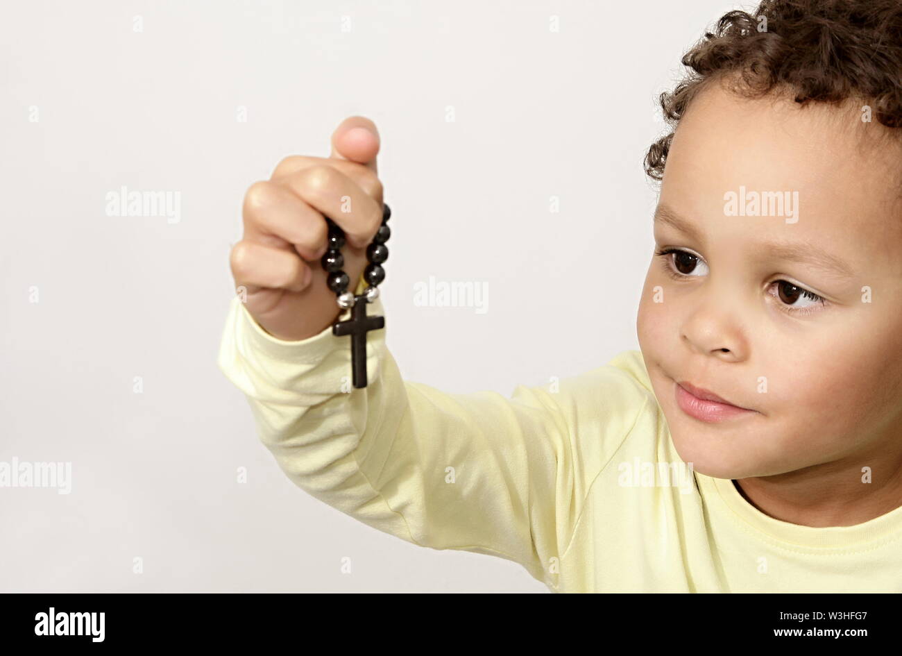 Cross child pray nature hi-res stock photography and images - Alamy