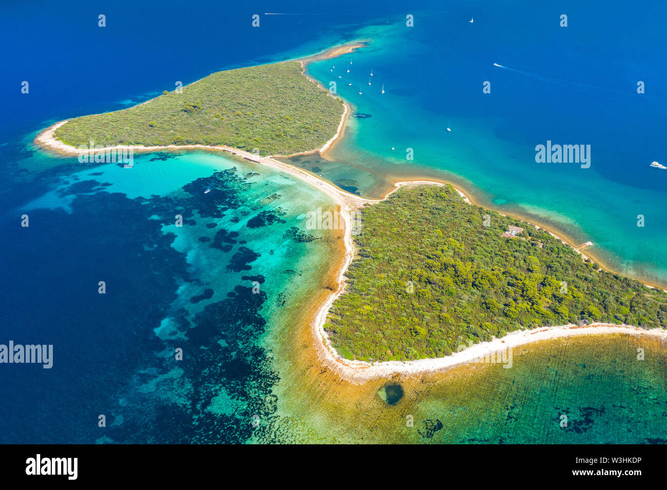 Beautiful exotic hi-res stock photography and images - Alamy
