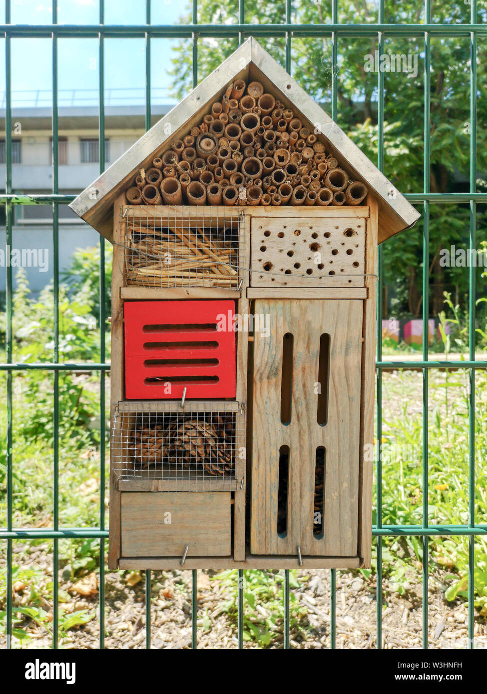Garden bug hotel hi-res stock photography and images - Alamy