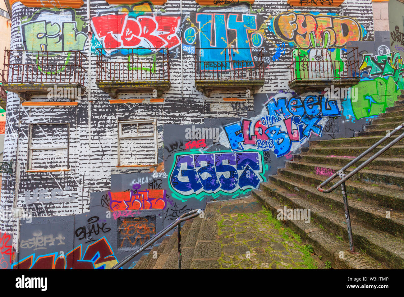 Graffiti on city walls hi-res stock photography and images - Alamy