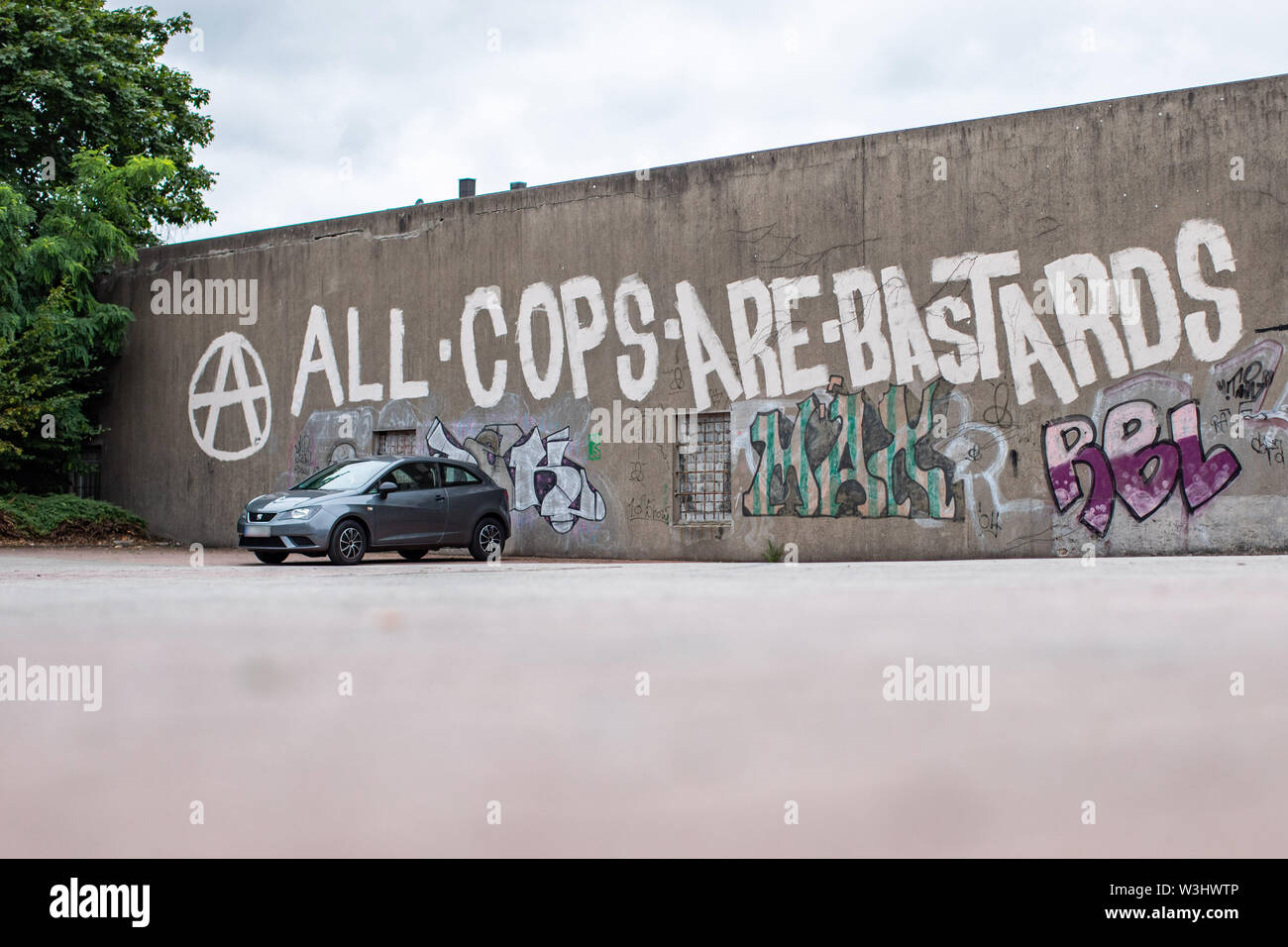 Offensive graffiti police hi-res stock photography and images - Alamy