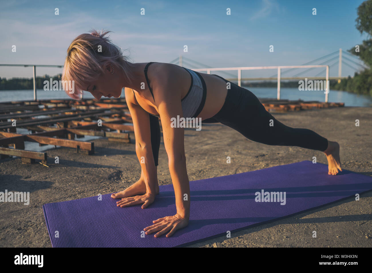 Low lunge yoga stretch hi-res stock photography and images - Alamy