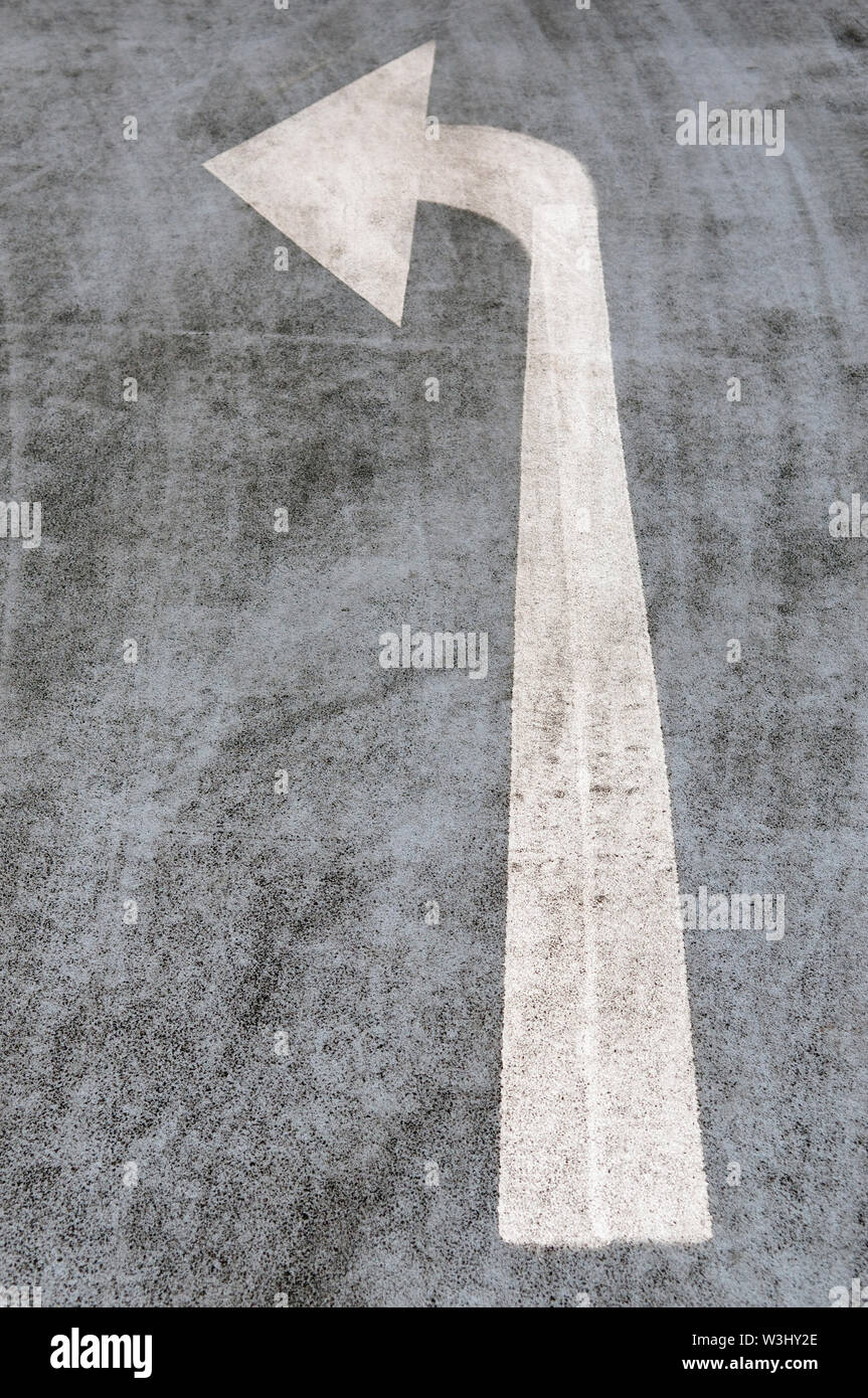 Left turn arrow hi-res stock photography and images - Alamy