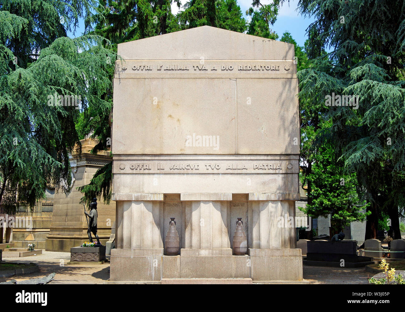 Mausoleo monumental hi-res stock photography and images - Alamy