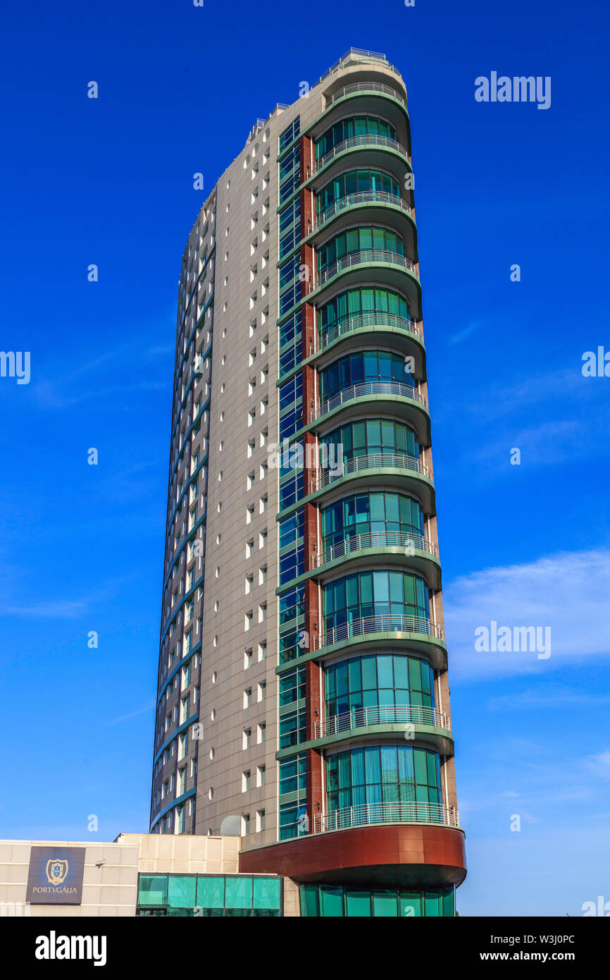 Lisbon skyscraper hi-res stock photography and images - Alamy