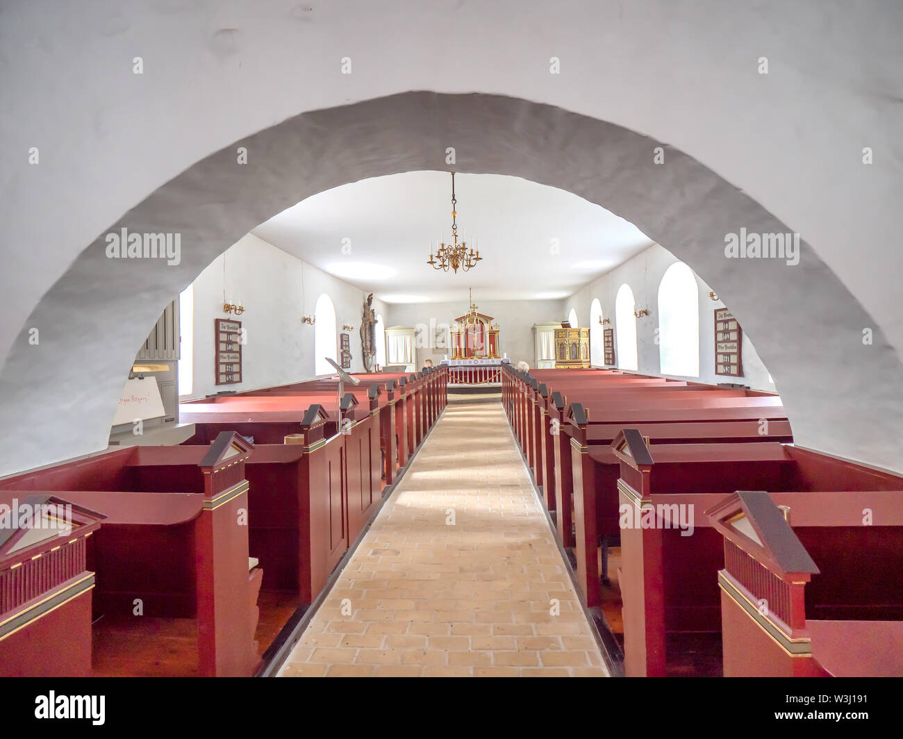 Altar small church hi-res stock photography and images - Alamy