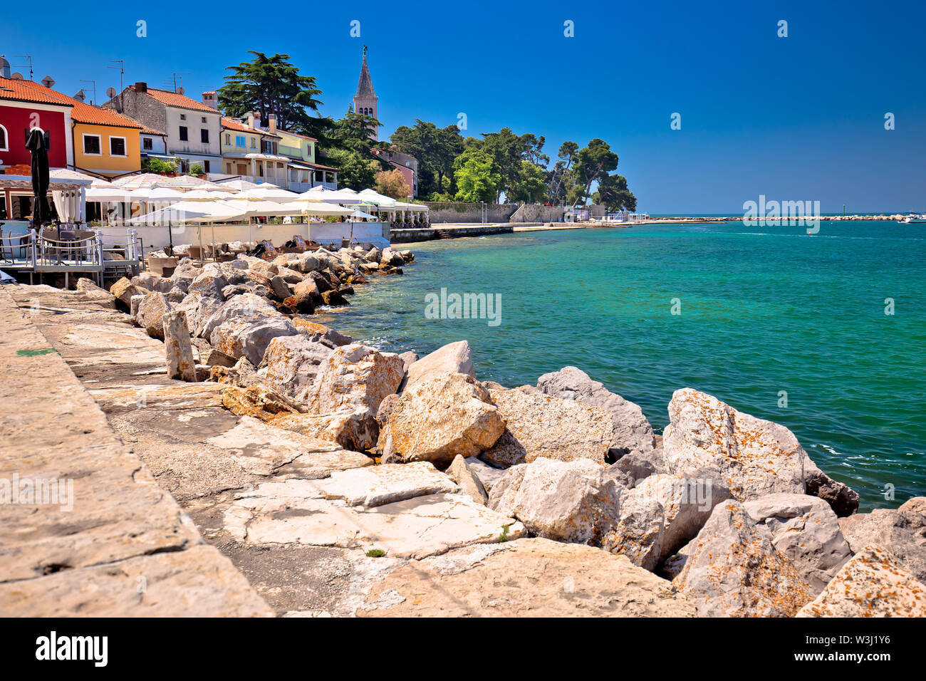 Novigrad Istarski idyllic coastline and town waterfront view ...
