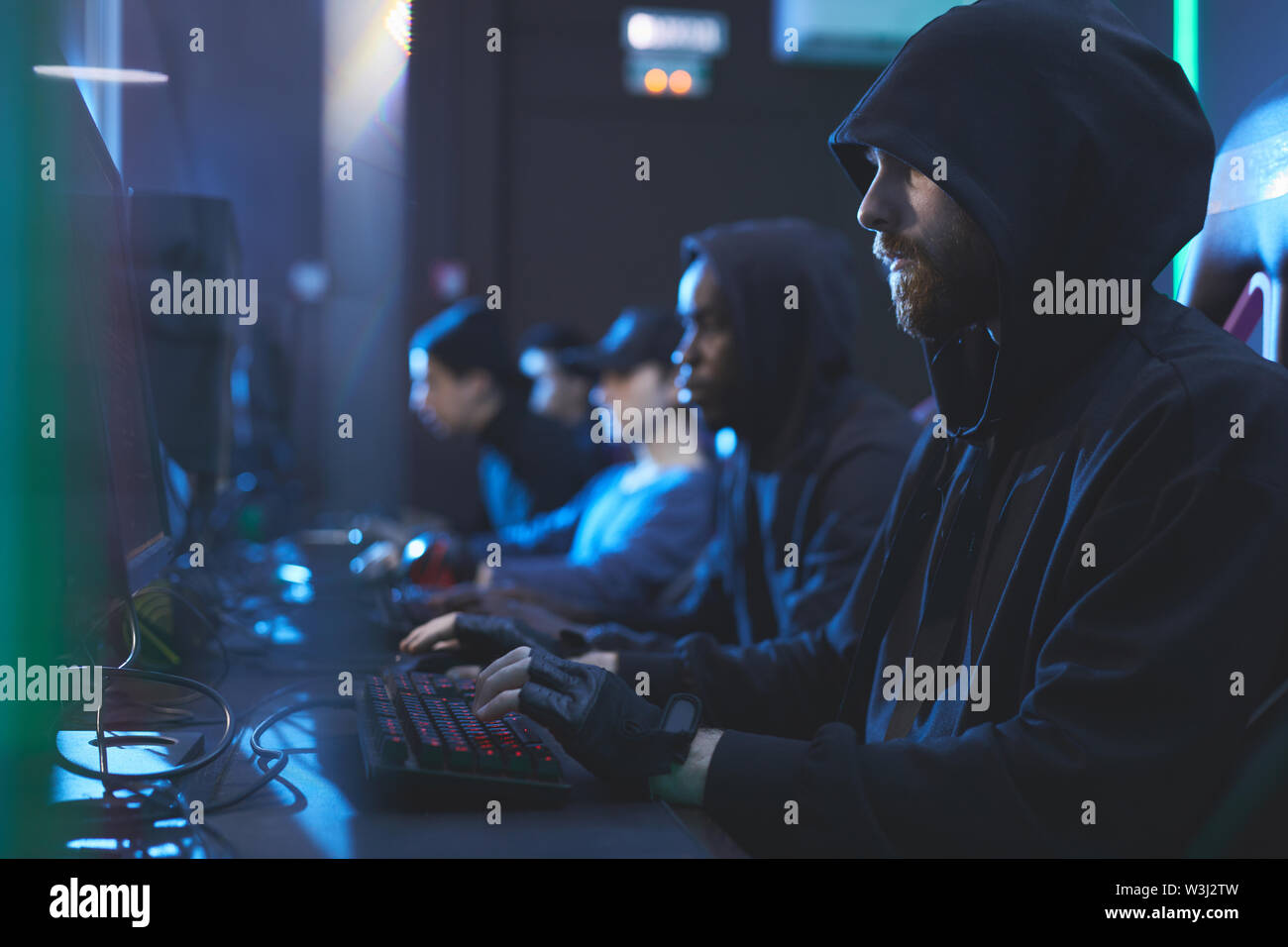Hackers and room hi-res stock photography and images - Alamy