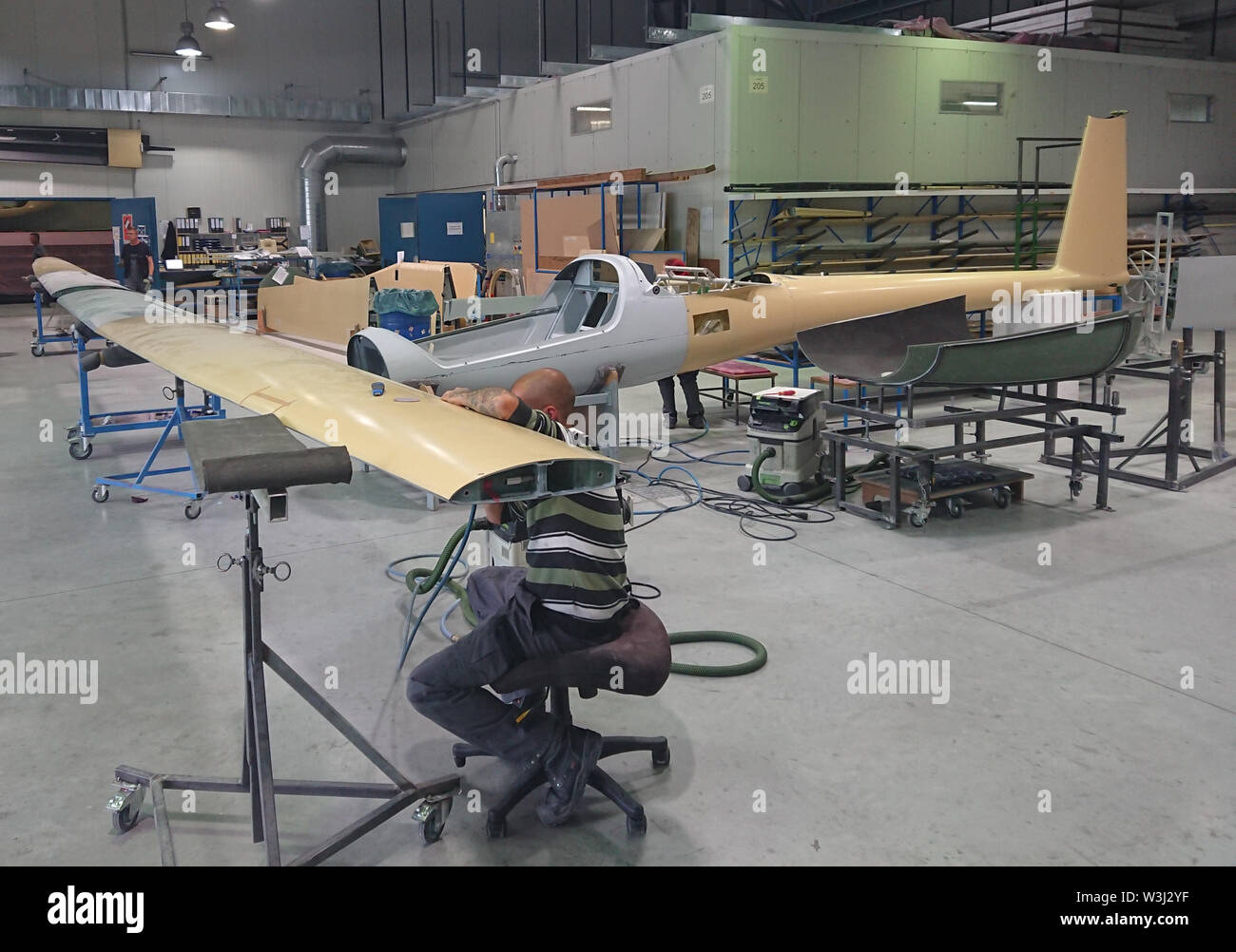 Aircraft production hi-res stock photography and images - Alamy