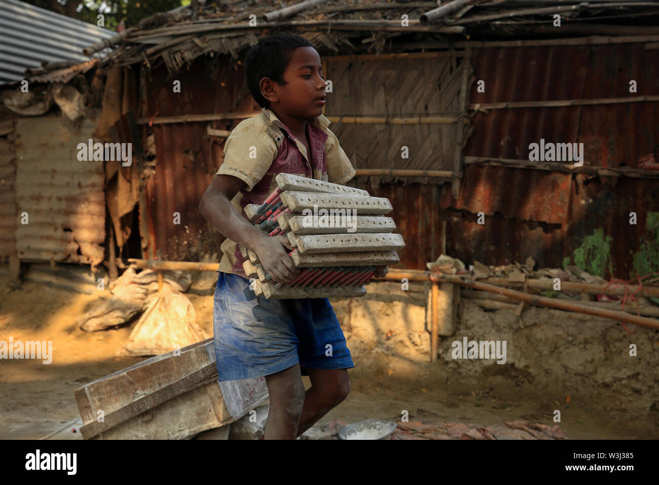 Child labour factory asia hi-res stock photography and images - Alamy