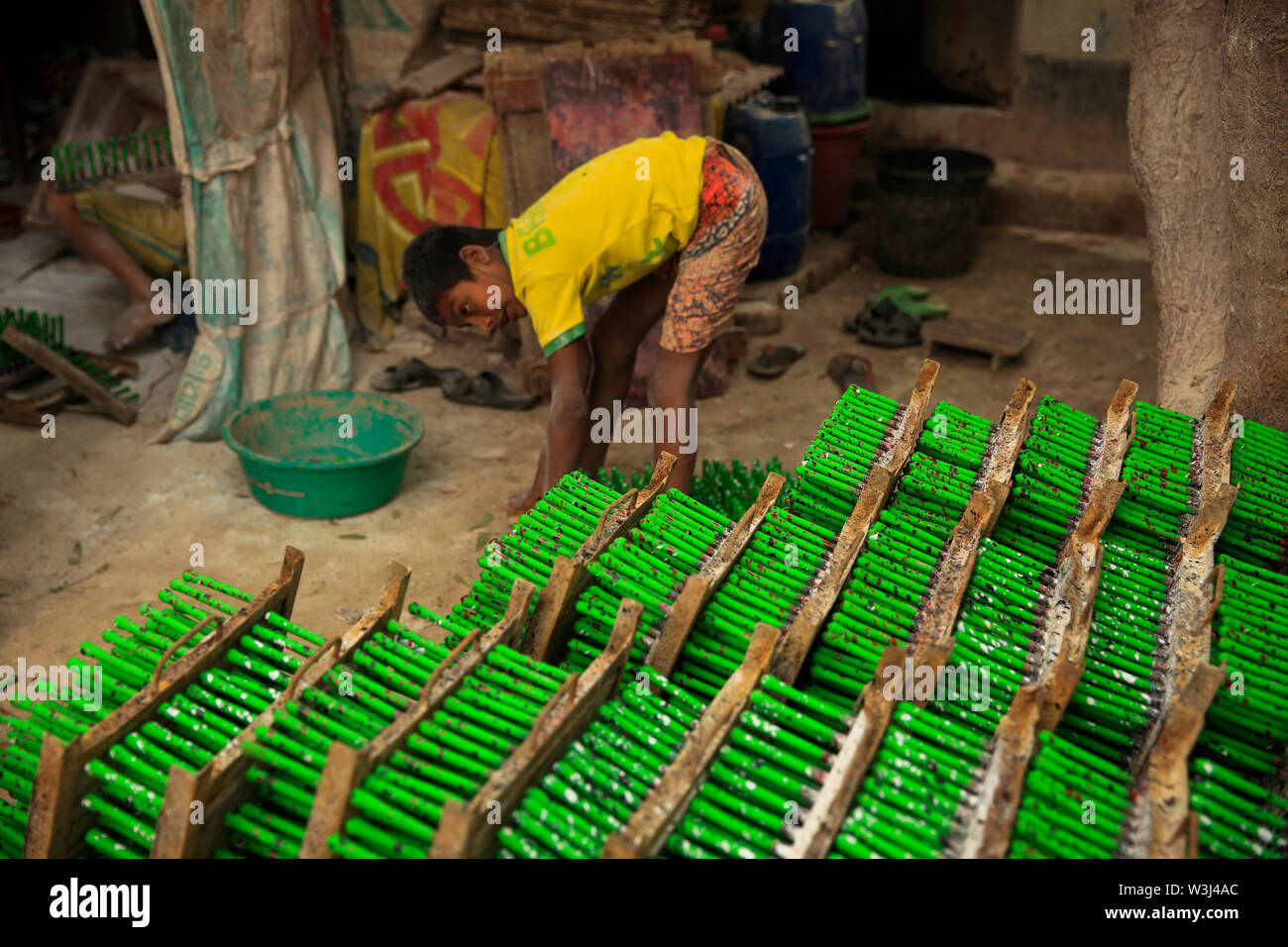 Bangladesh child labor hi-res stock photography and images - Alamy