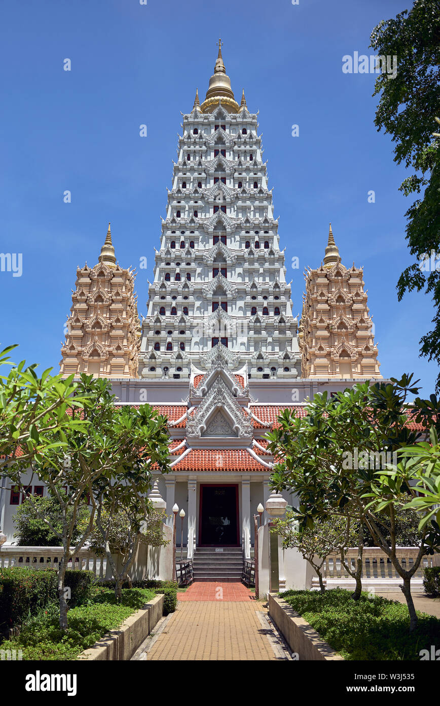 Southeast asian temples hi-res stock photography and images - Alamy