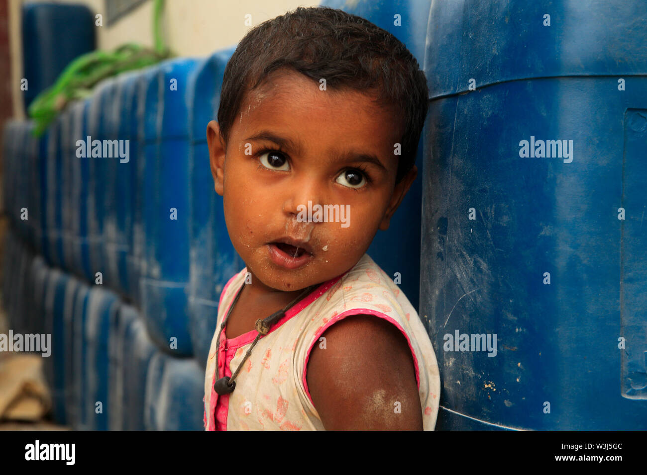 Slum boy hi-res stock photography and images - Alamy
