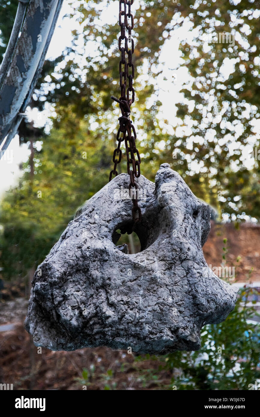 Hoisting stones hi-res stock photography and images - Alamy